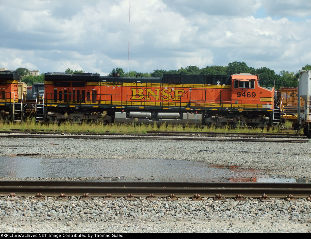 BNSF 5469